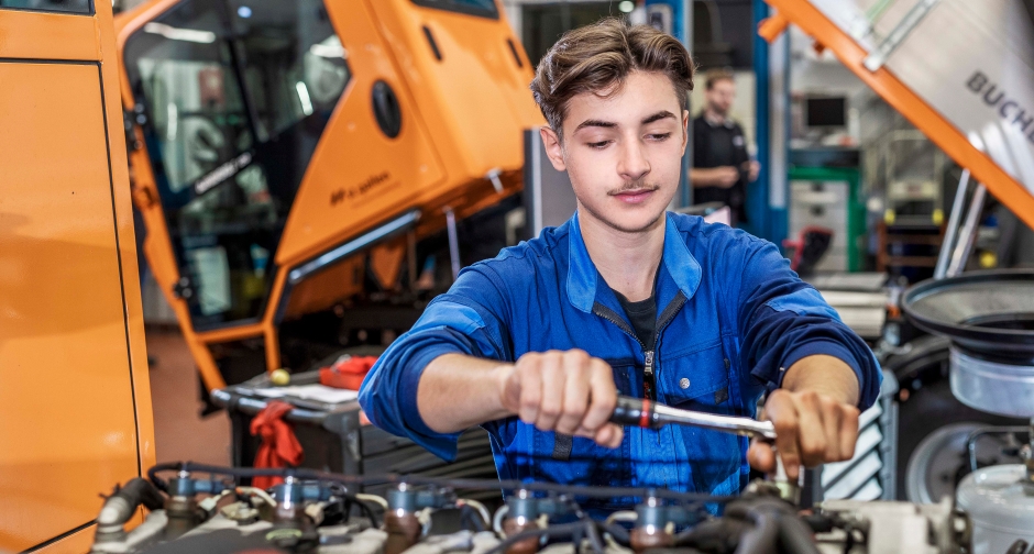 Automobilfachmann/frau (Personenwagen oder Nutzfahrzeuge) | stadt.sg.ch