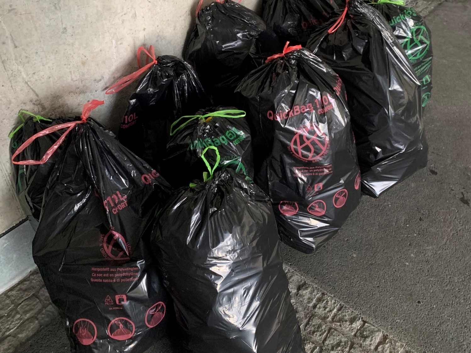 Massives Littering nach nächtlicher Party am Freudenberg | stadt.sg.ch